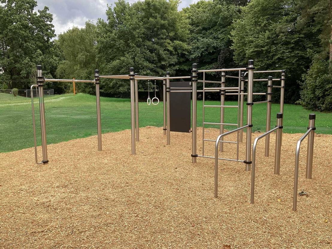 Calisthenics-Fitnessanlage im Volkspark Vinnhorst wird eröffnet
