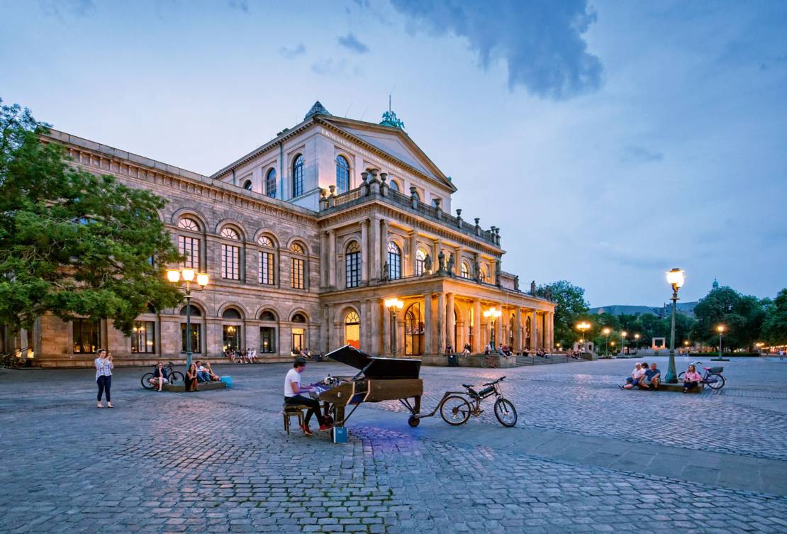 Opernplatz
