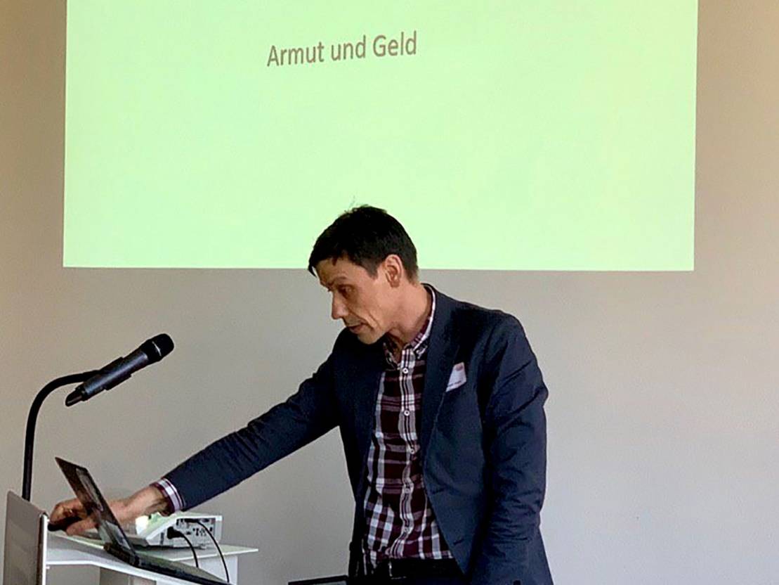 Professor Ziegler beim Vortrag