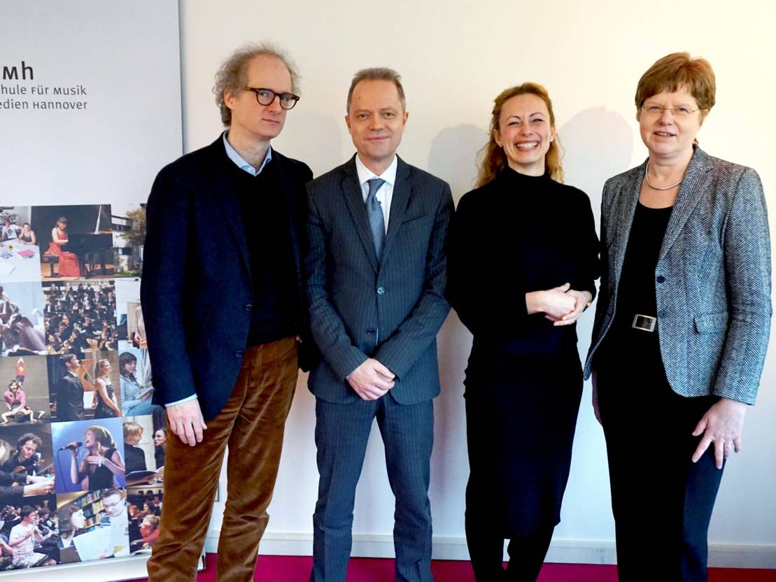 Sarah Maria Sun lehrt im Sommersemester - Hannover.de