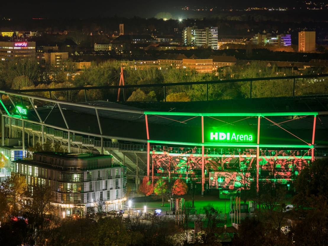 HDI Arena | Lichtkunstfestival 2018 | Galerie | 01 DATA (Neu) | Media ...