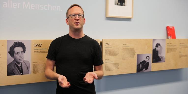 Dr. Tom Becker stellt sich vor | Meldungen | Stadtbibliothek Hannover ...