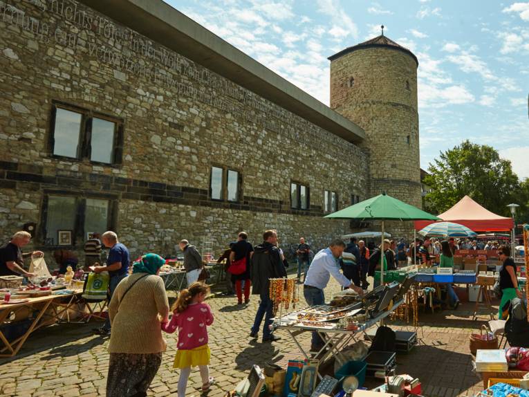 Flohmarkt am Hohen Ufer am Beginenturm | Floh­markt Hannover in der ...