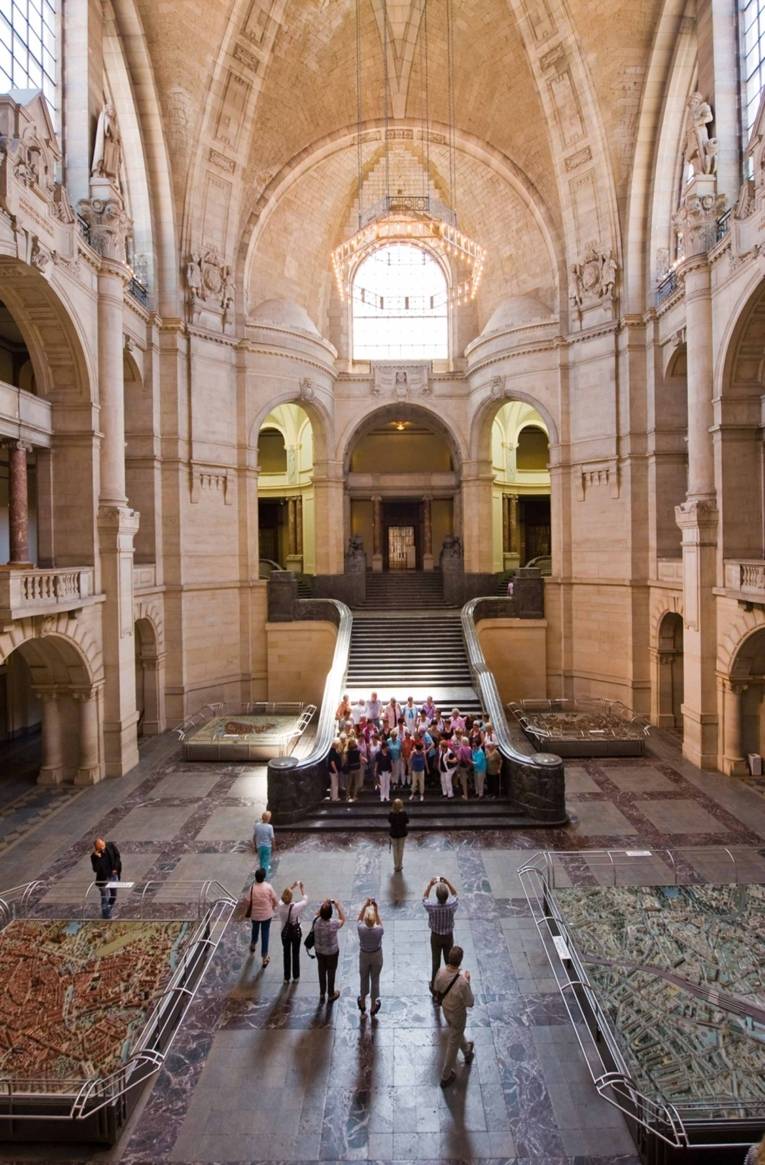 New Town Hall | Sights | Galerie | 01 DATA (Neu) | Media | Top Level Nodes