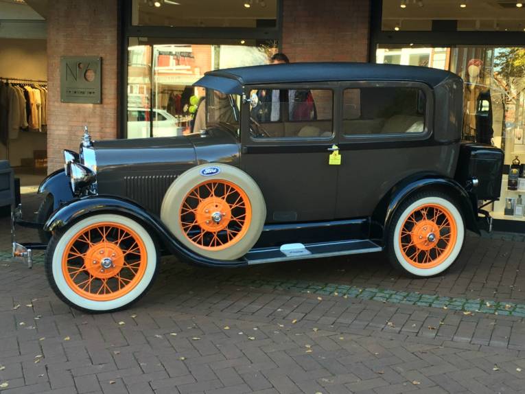 Ford Sedan Oldtimer | grafiken | Burgwedel | Kommunen | Bilder | visit ...
