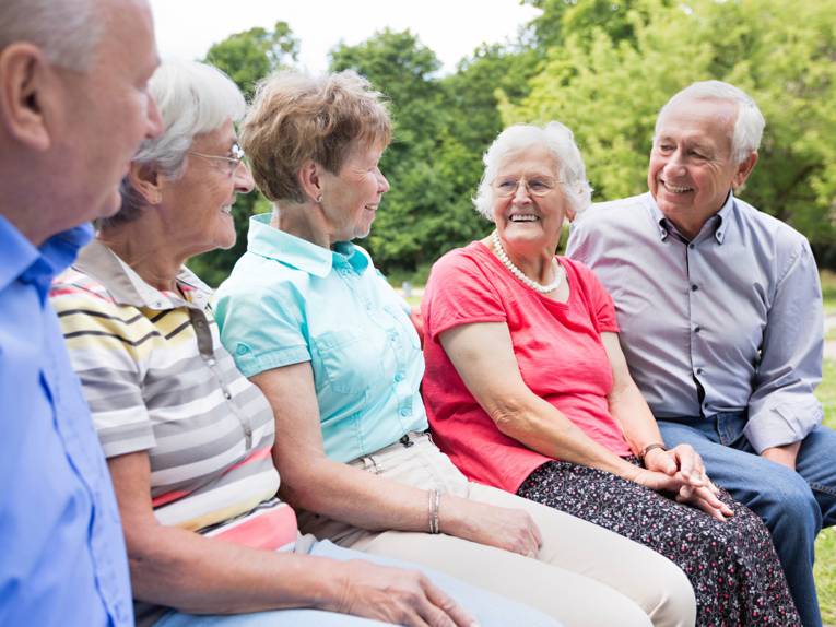 Seniorinnen und Senioren | Senioren | STZ Weiße Rose ...