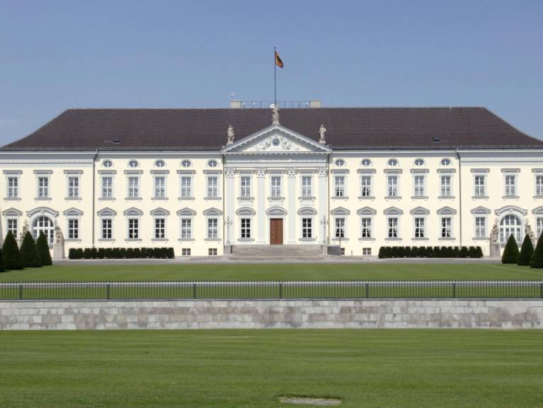 Schloss Bellevue - Sitz des Bundespräsidenten | Teaser ...